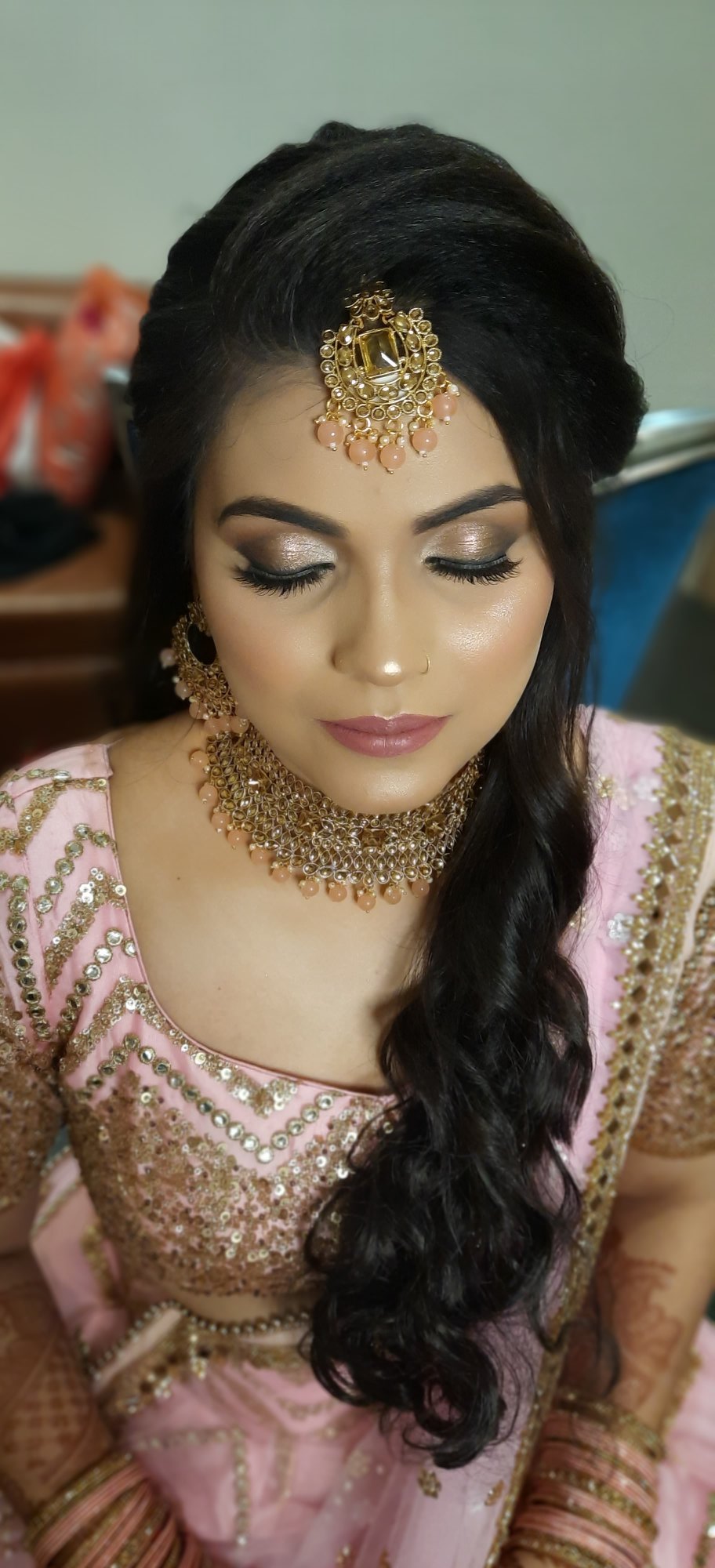 Book hassle free professional makeup artist in Greater Noida